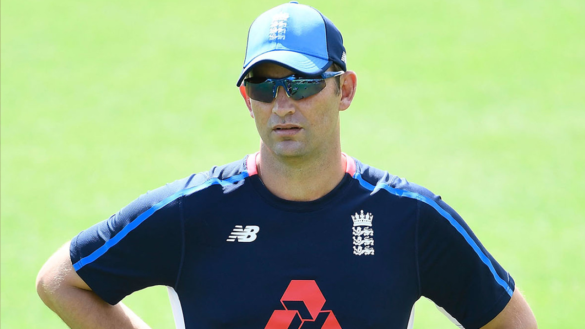 Shane Bond reveals why Arjun Tendulkar was not given a game in IPL 2022 ...