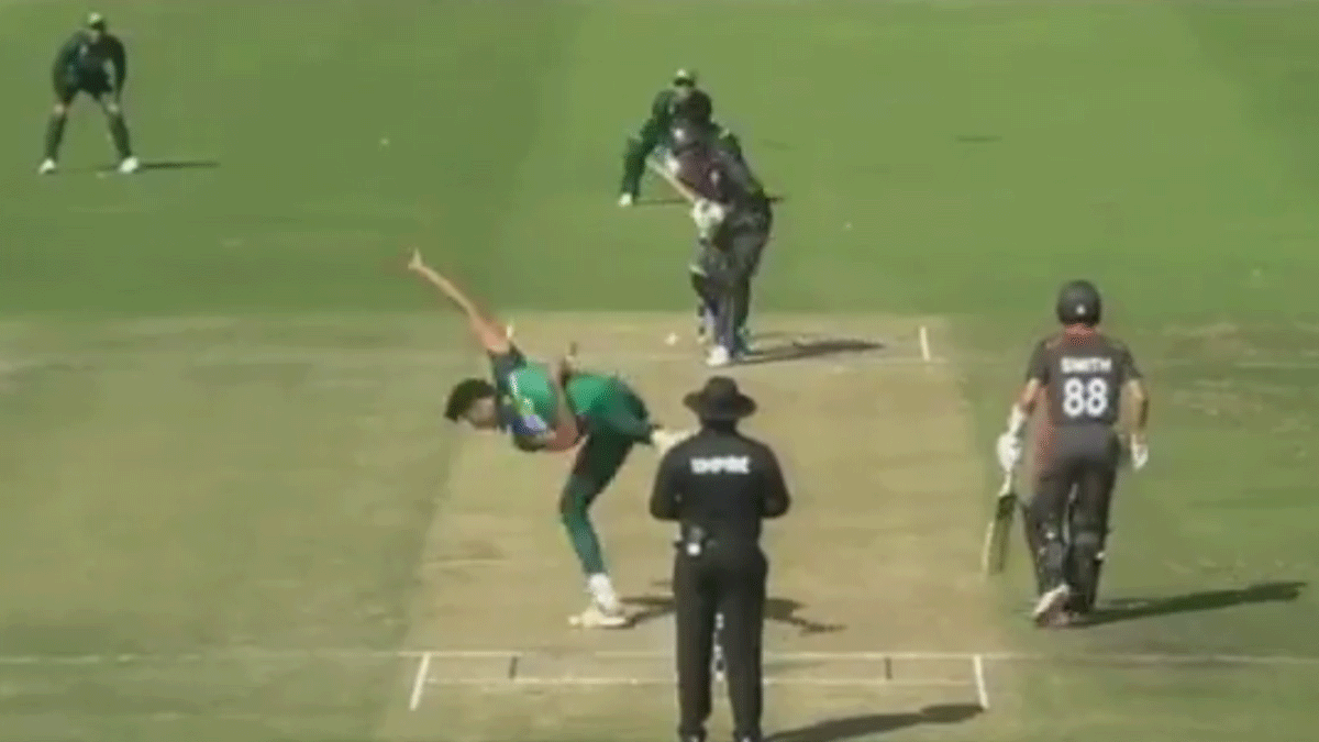Pakistan's 6 ft. 8 pacer leaves Ian Bishop speechless - Crictoday