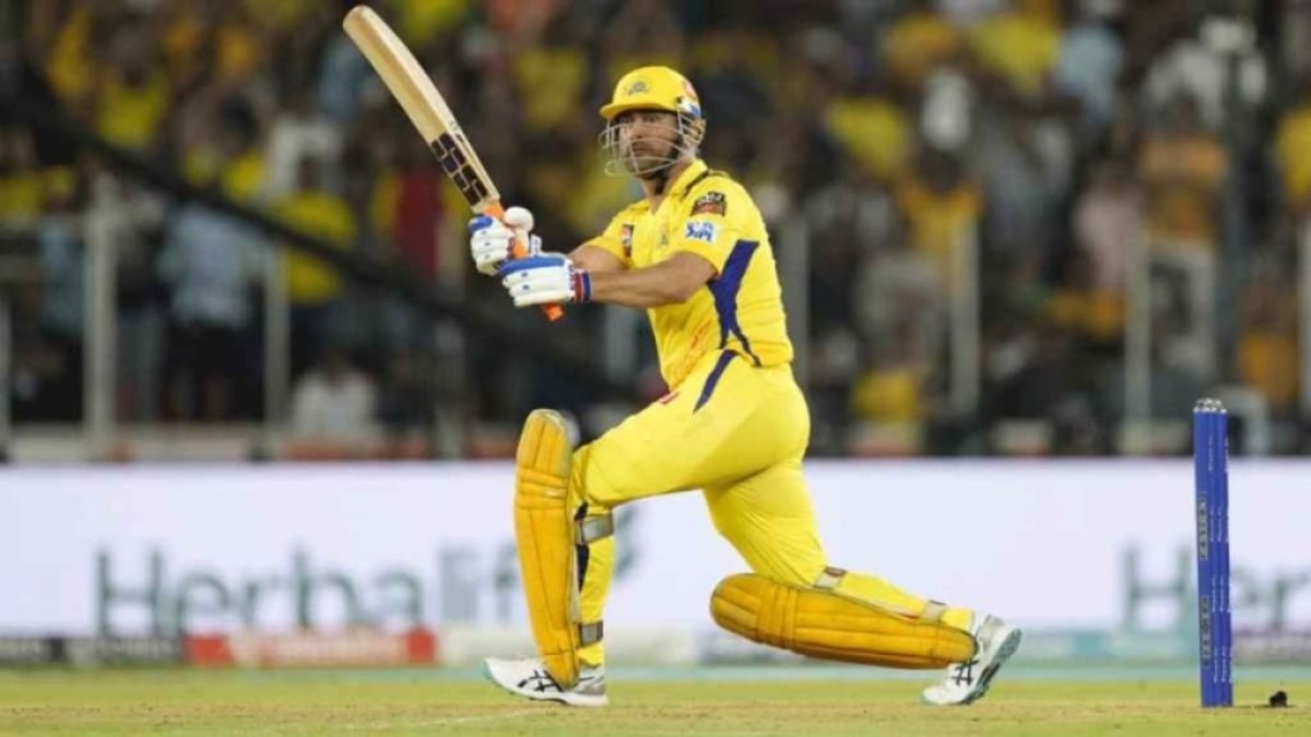 GOAT, Thala, Best Finisher, King - Fans go wild as MS Dhoni hits two consecutive sixes vs PBKS ...
