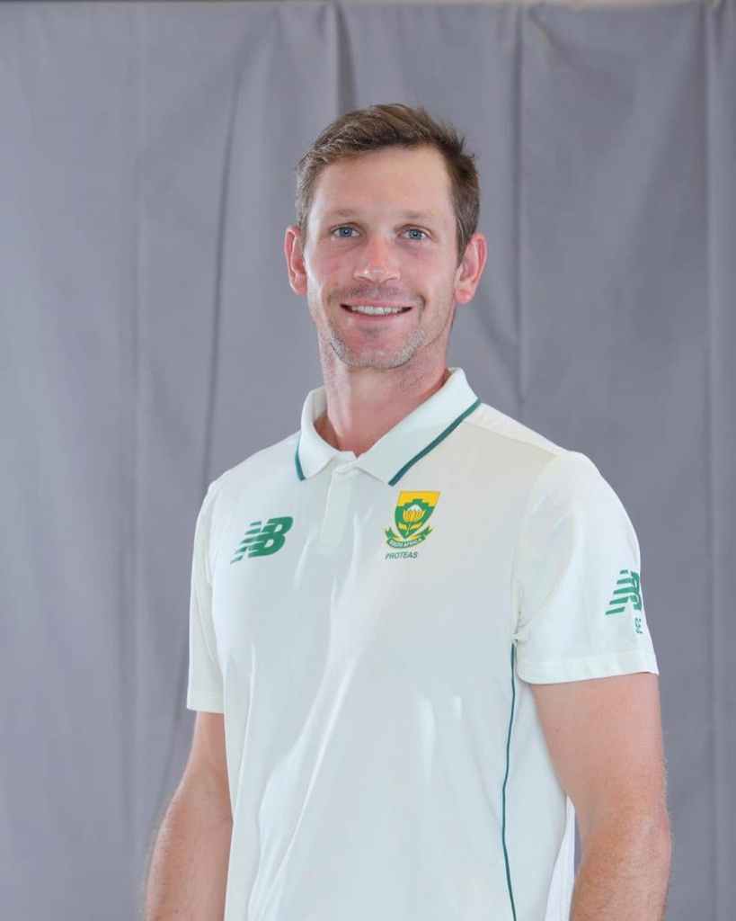 Sarel Erwee Biography | Age | Height | Jersey | Salary | Teams