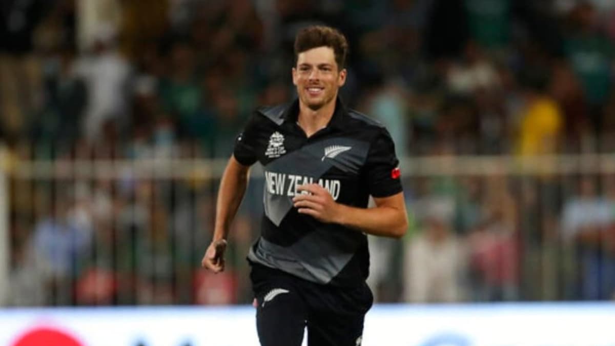 Mitchell Santner scripts a special feat after an impressive show ...