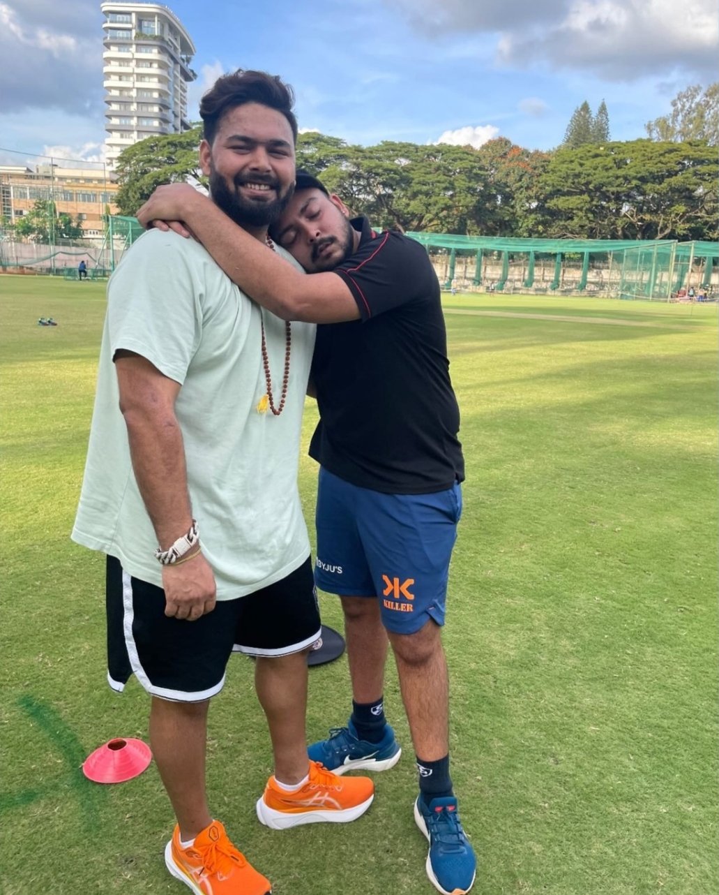 Prithvi Shaw's bromance moment with captain Rishabh Pant goes viral, see picture - Crictoday