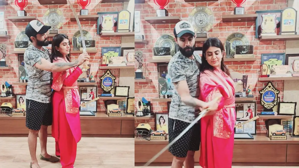 Ravindra Jadeja teaches sword fighting to wife Rivaba, pictures go ...