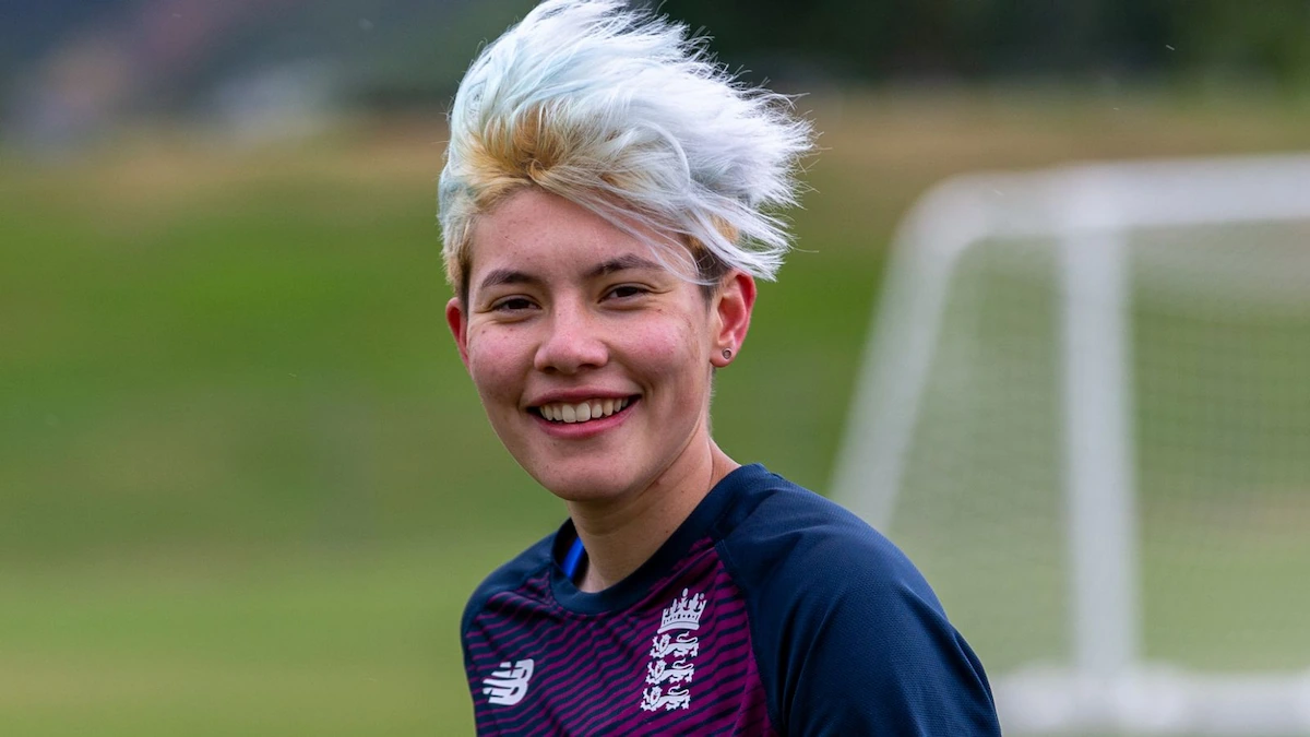 Get to Know Issy Wong: Biography, Photos, Videos, and News