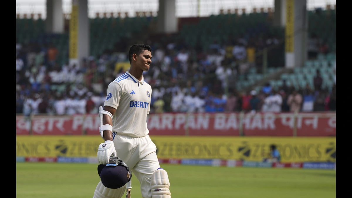 Harsha Bhogle criticizes Yashasvi Jaiswal despite 209-run knock, gets schooled by fans - Crictoday