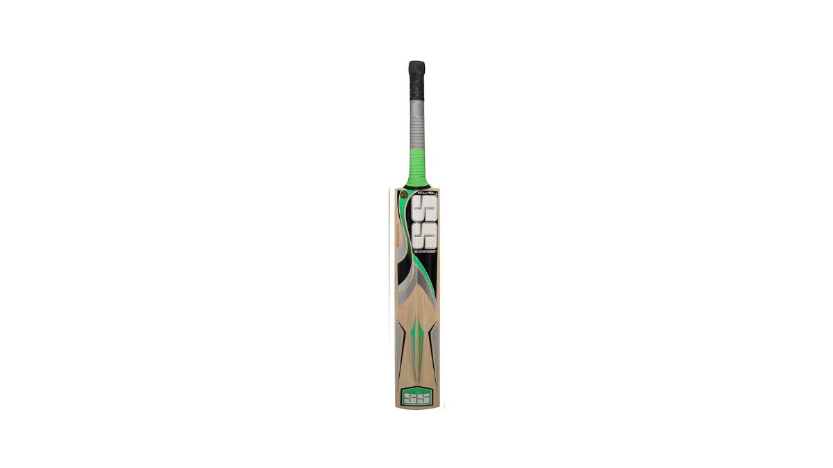 SS Sunridges Cricket Bat: Huge Player Area and Perfect Weight